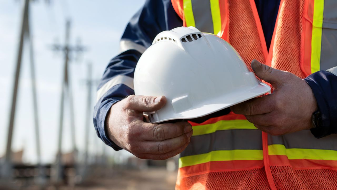 7 Reasons Construction Helmets Are Important on the Job Site